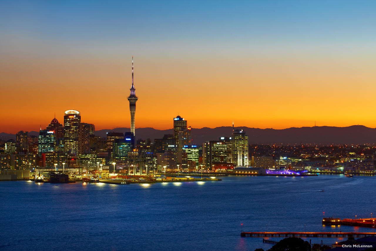 Auckland city at night - LOFT TRAVEL